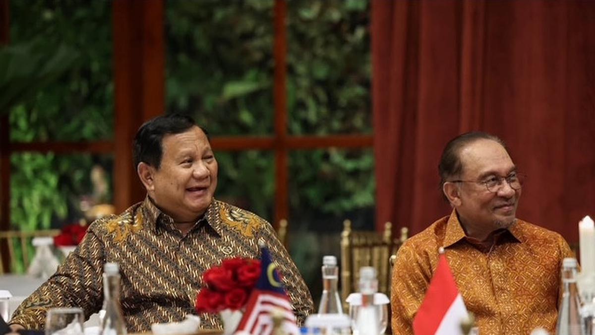 Momen Prabowo Tertawa Lepas saat Makan Malam Bareng PM Anwar Ibrahim di Kertanegara - News ...