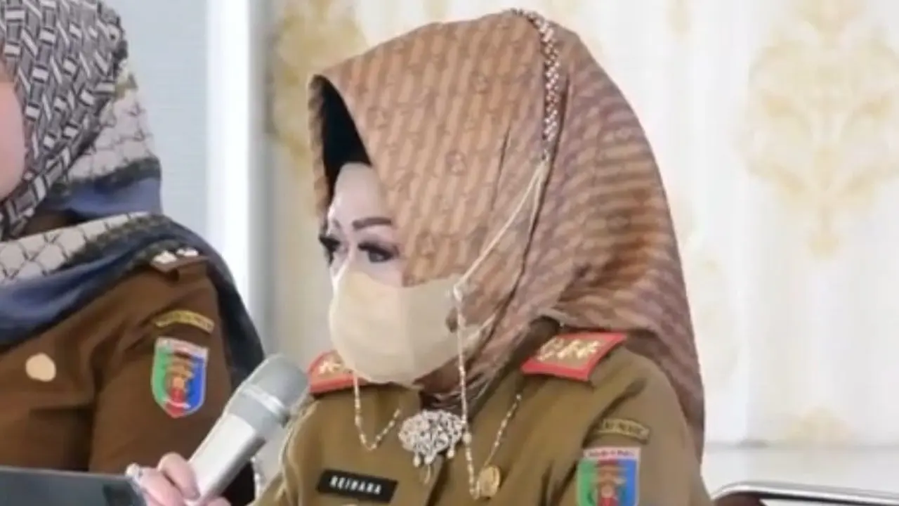 Viral Sosok Reihana Kadinkes Lampung, Warganet Soroti Gaya Hijab Mirip Opera House Sydney dan ...