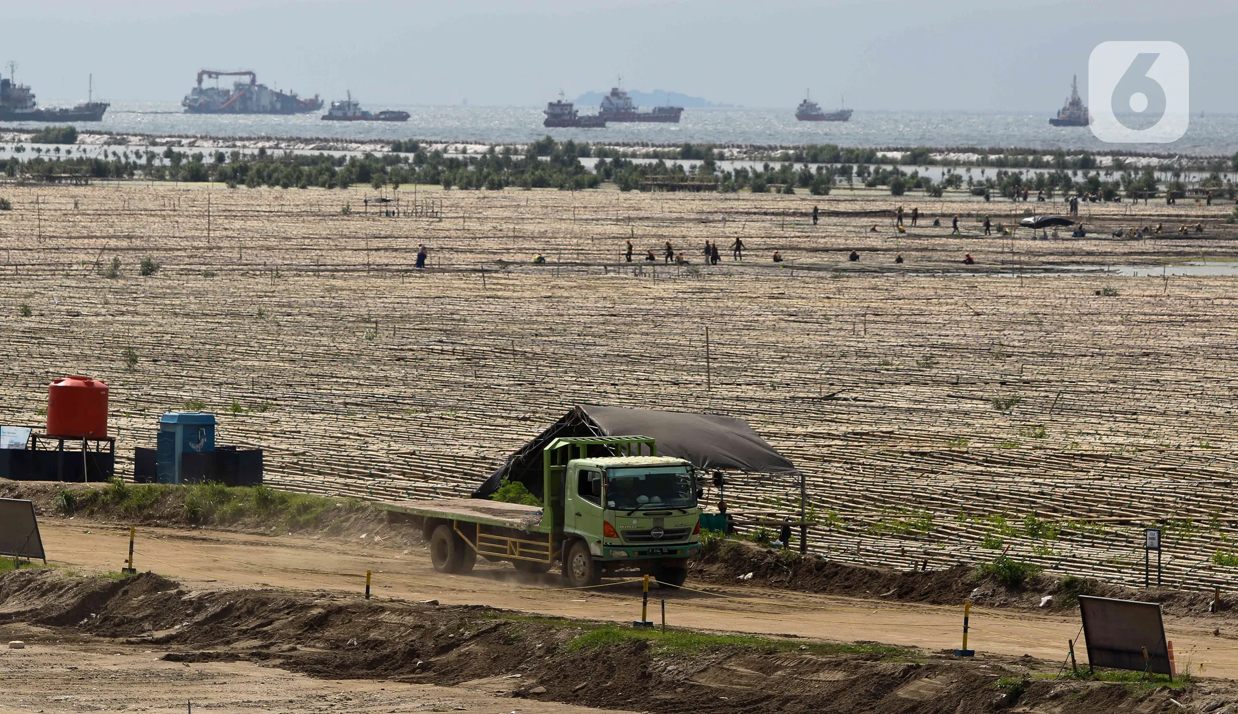 Memantau Lokasi Relokasi Depo Pertamina Plumpang di NPCT 2 - Foto ...