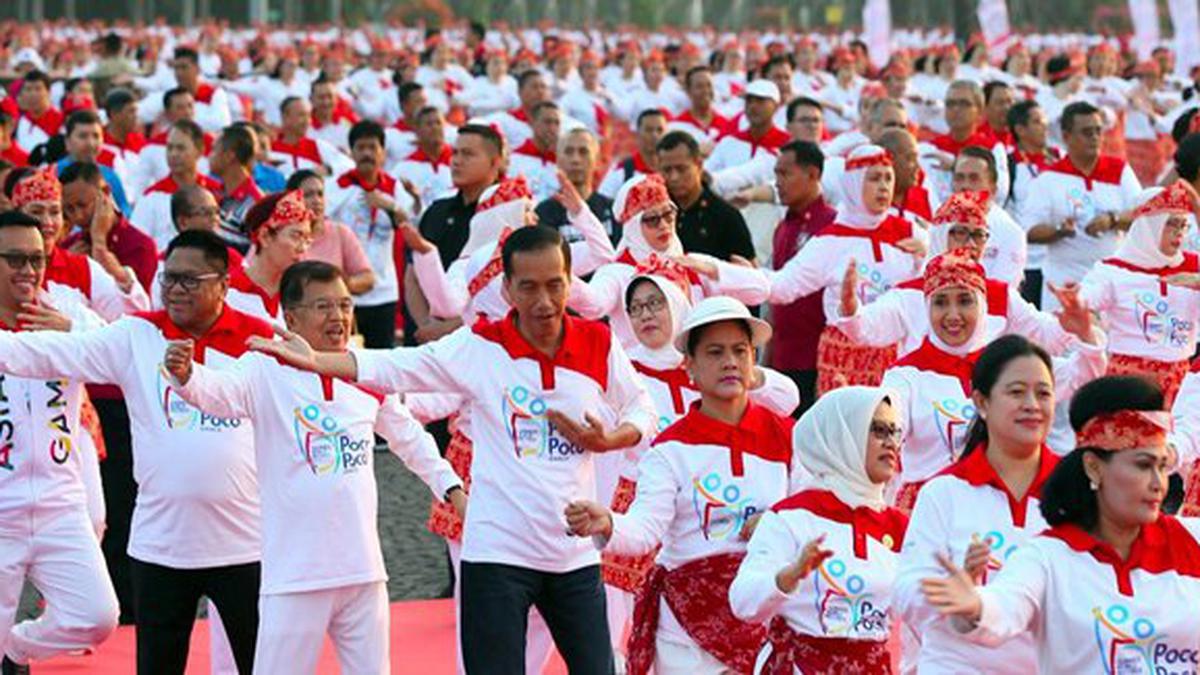 65.000 Masyarakat Menari Poco-Poco Di Silang Monas - Lifestyle Fimela.com