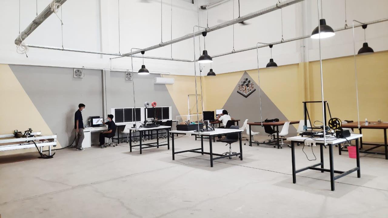Mengintip Fasilitas Fabrication Laboratory Pertama di Indonesia