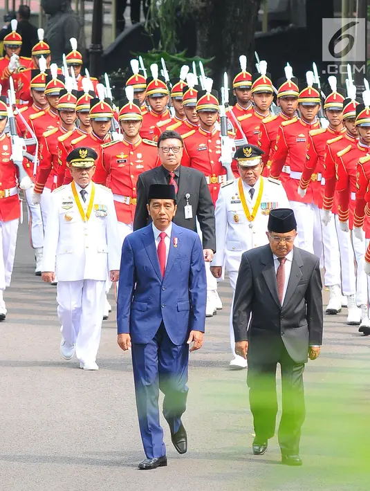 FOTO: Jokowi Lantik Gubernur dan Wagub Terpilih Maluku Utara di Istana ...