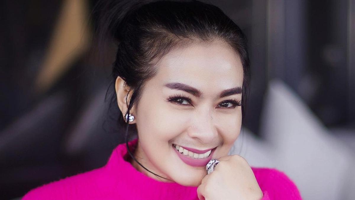 Dibully Netizen, Iis Dahlia Sebut Dirinya Lagi Apes - Entertainment Fimela.com