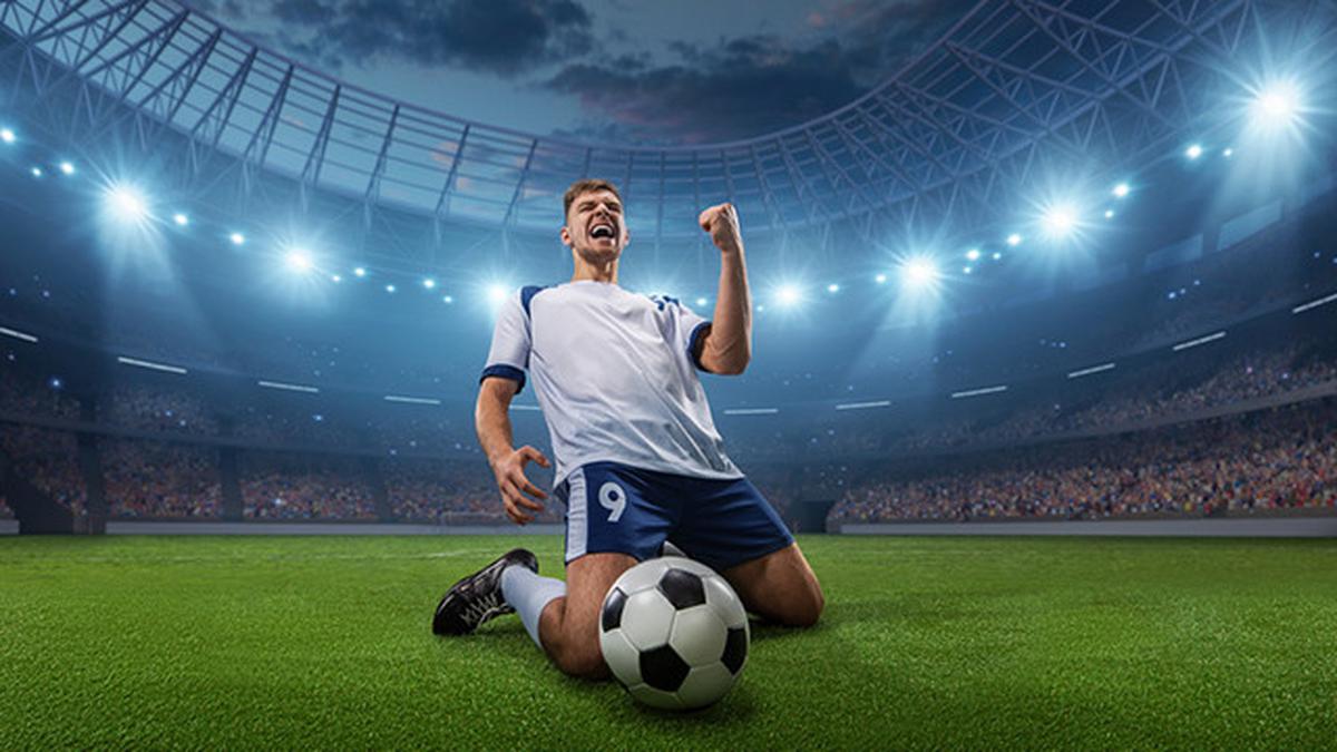 Bola Ganjil: Pencetak Gol Terbanyak di 1 Laga, Ada yang Robek Gawang ...