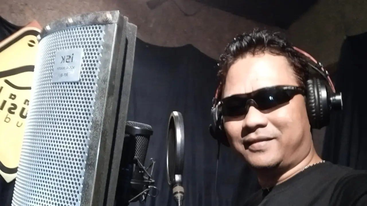 Ruth Sahanaya Kirim Semangat Untuk Penyanyi Agung Malik Happy: Tetaplah ...
