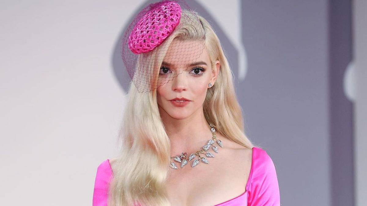 Lihat 3 Gaya Barbie Anya Taylor-Joy Masuk jadi 3 Dress Terbaik Festival Film Venice - Fashion ...