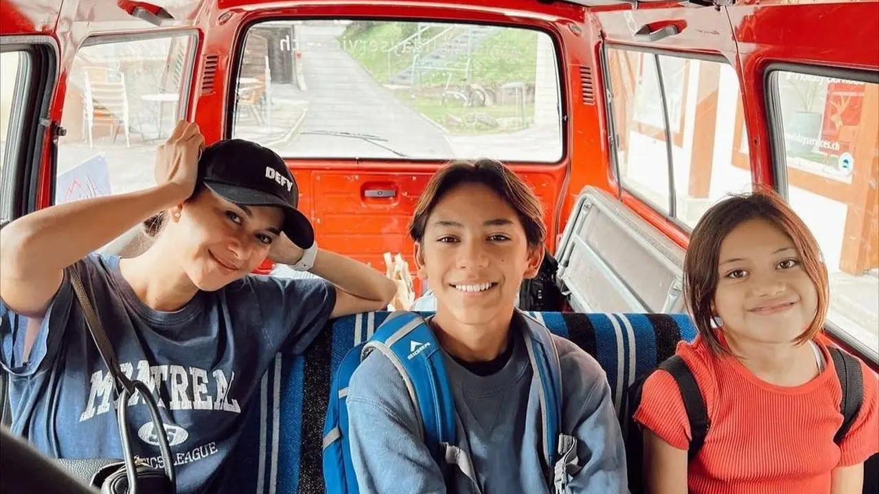 8 Potret Jason Deandra White, Putra Sulung Nana Mirdad yang Dinilai ...