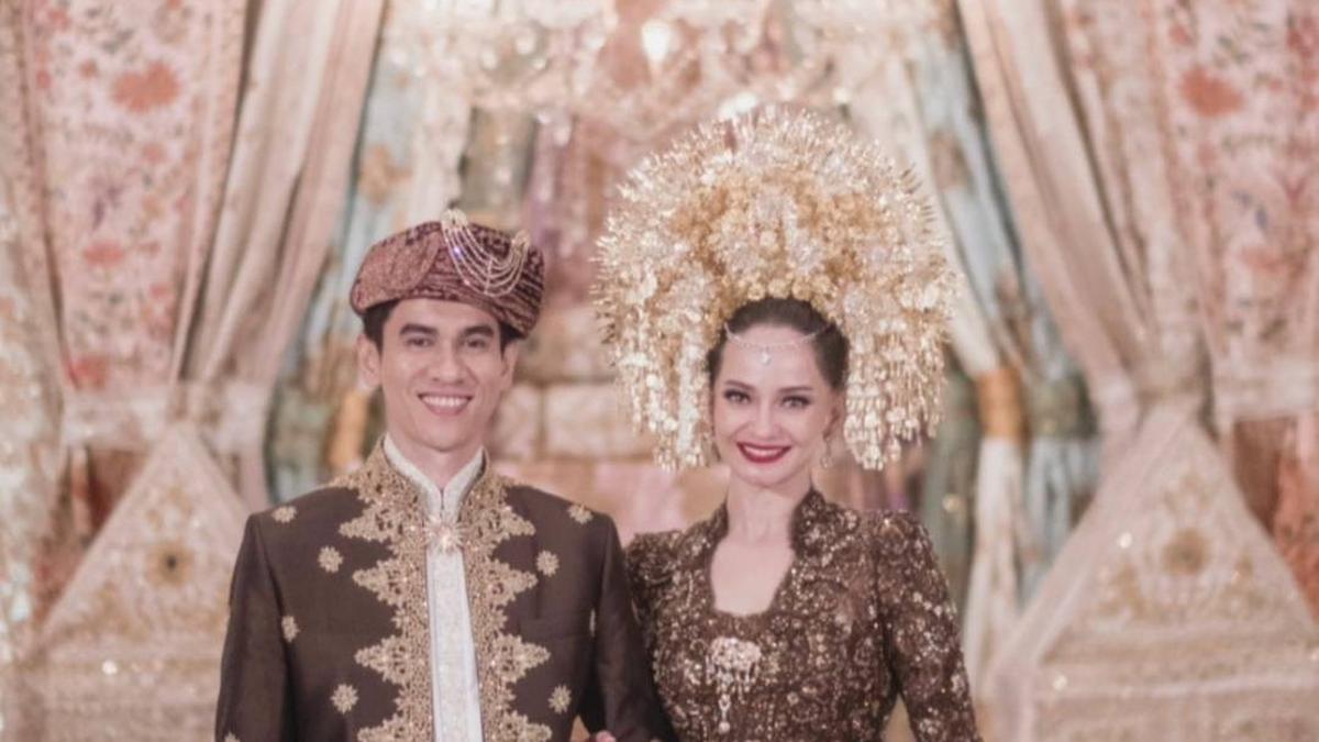 Maulana Kasetra dan Enzy Storia Menikah dengan Maskawin 205 US Dollar dan Emas 8 Gram, Ini ...