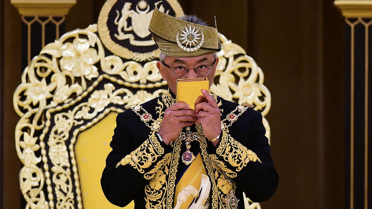 FOTO: Sultan Pahang Dinobatkan Jadi Raja Baru Malaysia - Foto Liputan6.com