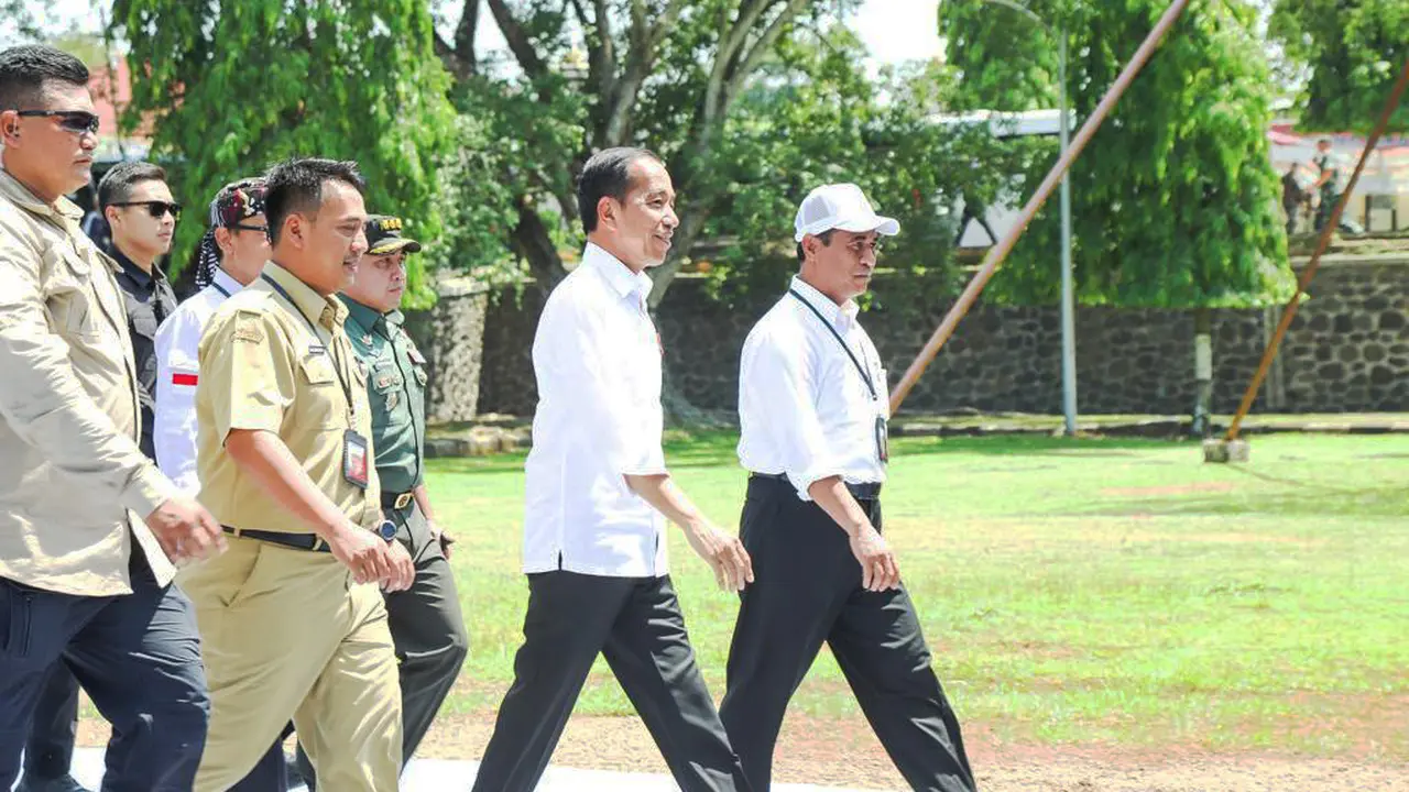 Mentan Amran Dampingi Presiden Jokowi Sapa Puluhan Ribu Petani, Penyuluh & Babinsa se-Jawa ...