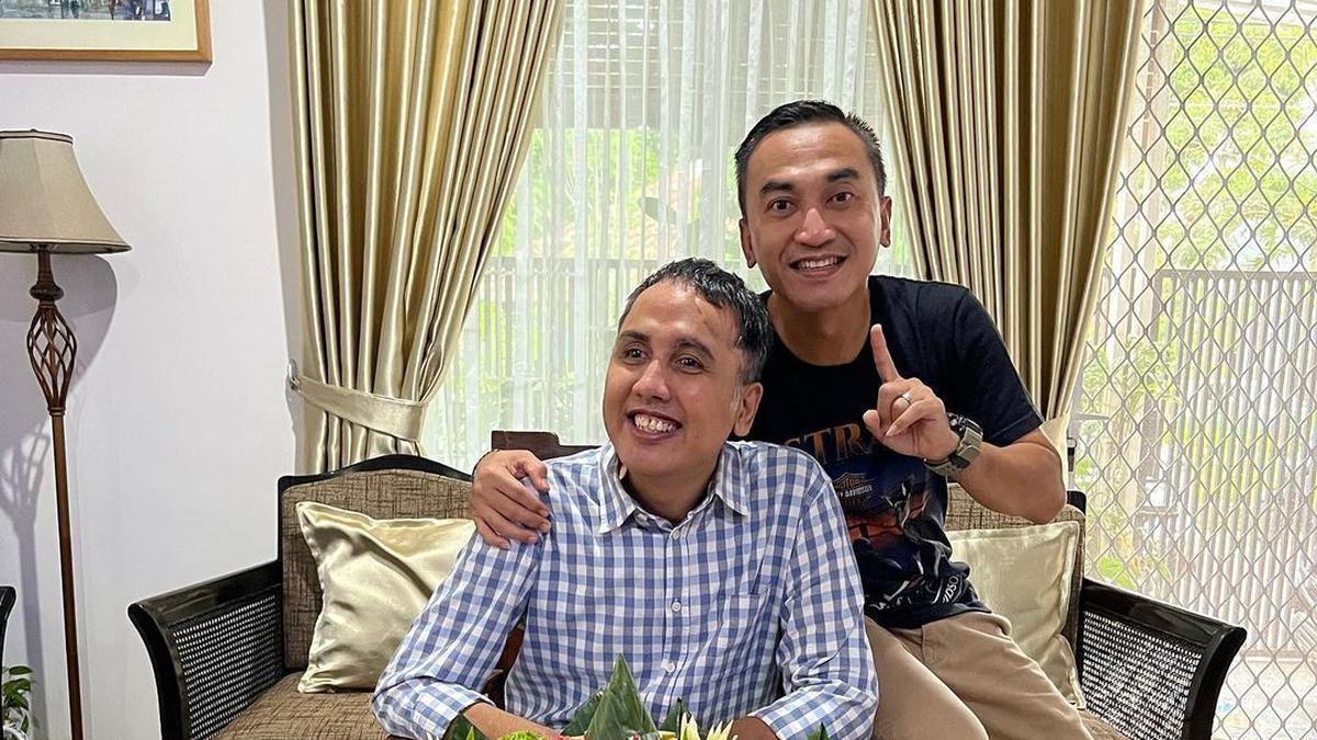 Ultah ke-54, Berikut Kabar Terbaru Gugun Gondrong yang Jarang Tersorot - Photo Fimela.com