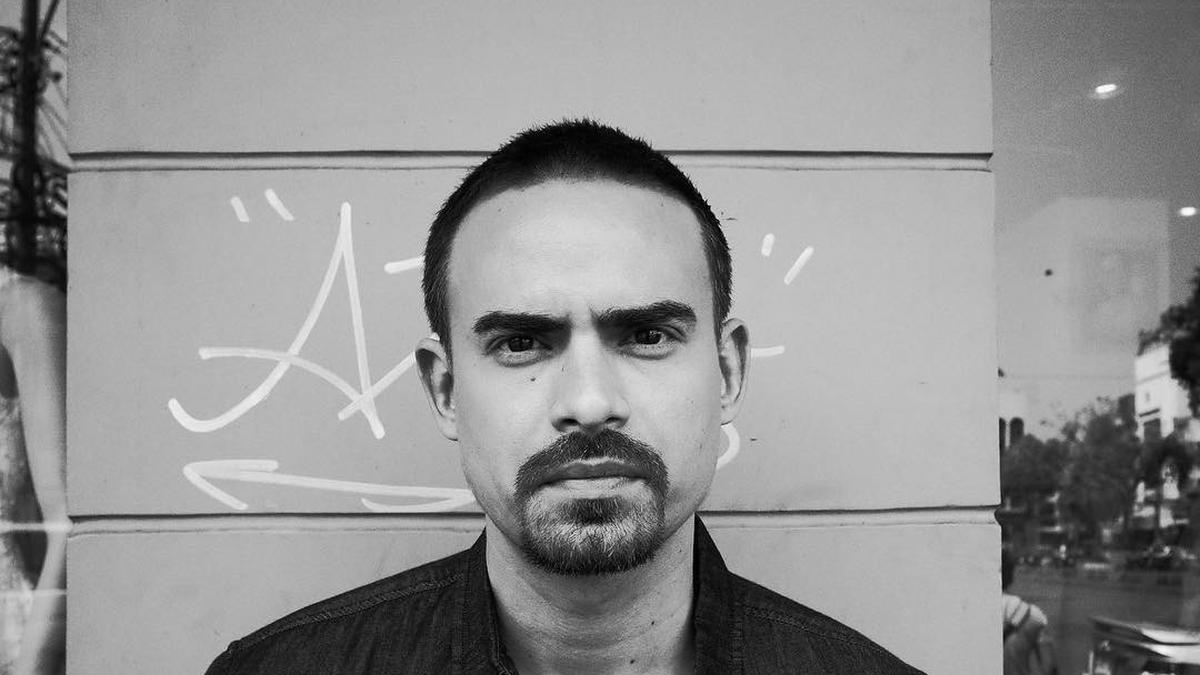 6 Potret Ashraf Sinclair Bersama Sahabat, Murah Senyum dalam Suasana ...