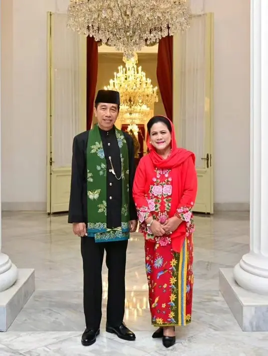 8 Potret Momen Presiden Jokowi Dan Ibu Iriana Kenakan Baju Adat Di