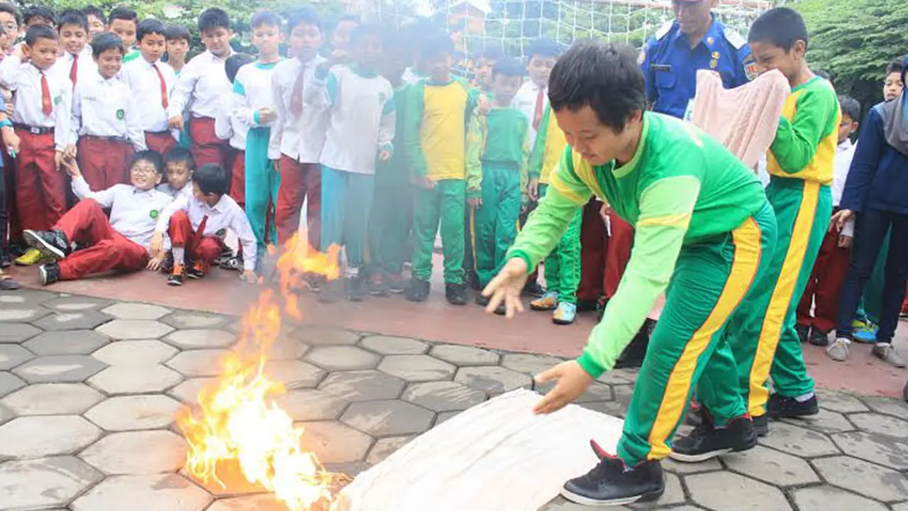 Pentingnya Pengenalan Penanganan Bahaya Api Sejak Dini - Citizen6 ...