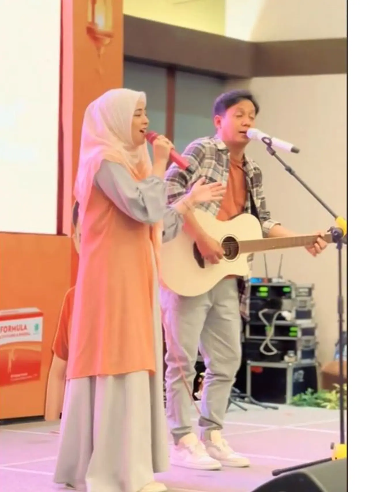 6 Potret Risty Tagor dan Sosok Pria Disebut Suami Keempat, Kerap Tampil ...