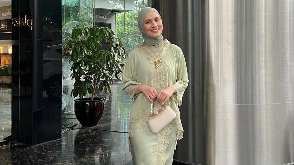 Kebaya Kurung ala Dwi Handa hingga Indah Nada Puspita, Harmoni antara ...