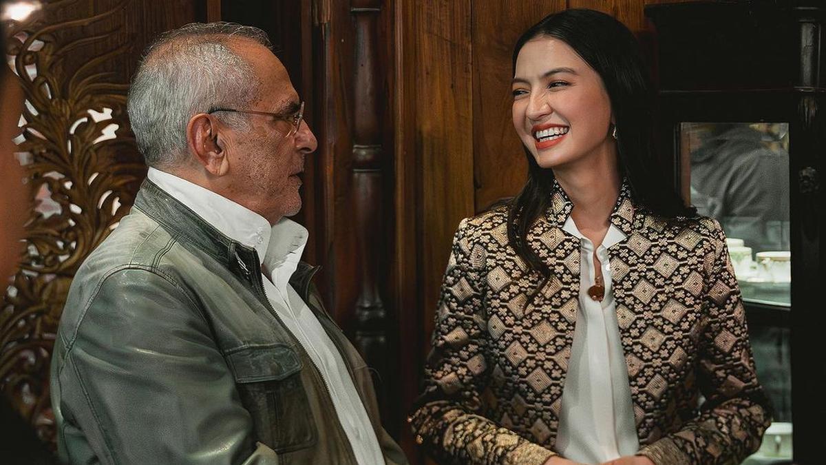 Gaya Elegan Raline Shah Bertemu Presiden Timor Leste Kenakan Jaket ...