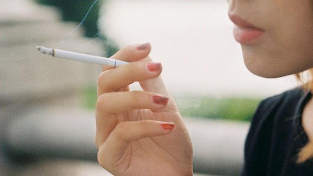 Awas! Asap Rokok Bisa Sebabkan Jerawat dan Komedo Membandel