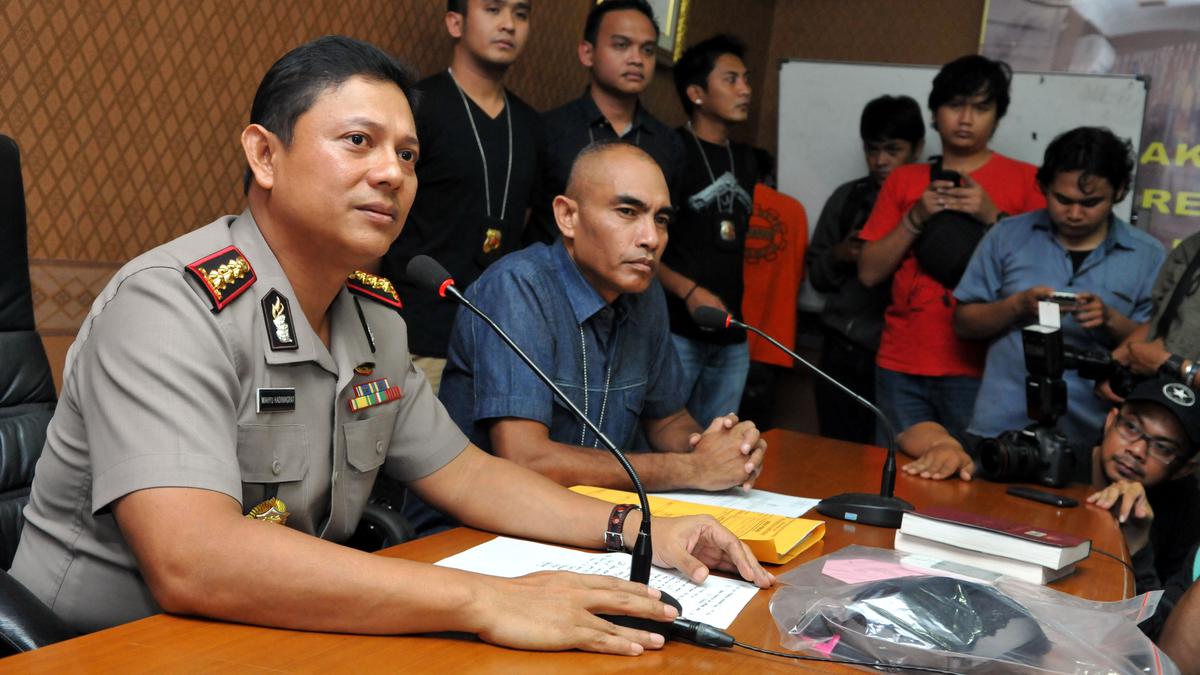 Artis TM Diperiksa Polisi Terkait Prostitusi Online - ShowBiz Liputan6.com