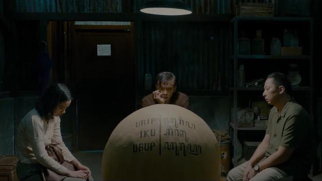 Review Film Kembang Api: Minim Lokasi, Kaya Ekspresi - Entertainment ...