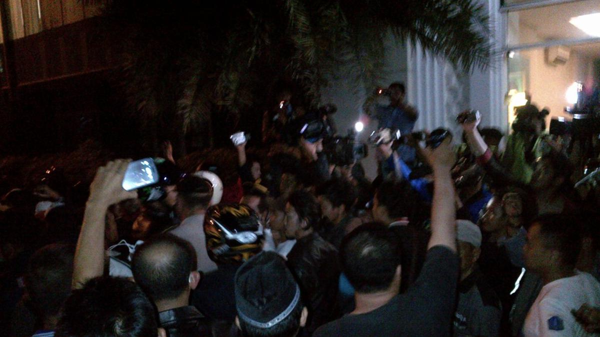 Massa yang Geruduk Kantor DPP PPP Klaim Bukan Preman Bayaran - News ...