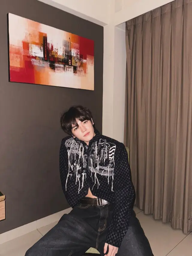 Baju Batik Gedog Tuban Desainer Mel Ahyar yang Dipakai Taeyong NCT ...