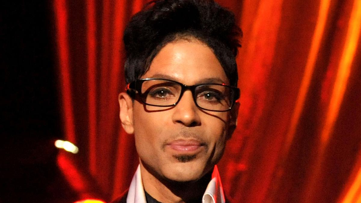 Superstar Prince Meninggal Dunia di Dalam Lift - ShowBiz Liputan6.com