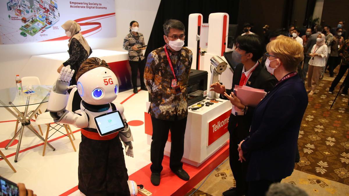 Teknologi 5G Smart Mining dan Robot AI Telkomsel Dipamerkan di Bali