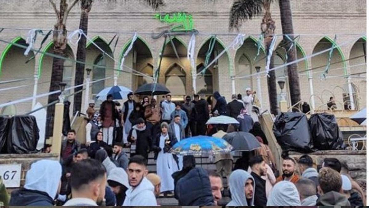 Untuk Pertama Kalinya, Azan Berkumandang dari Masjid Terbesar di ...