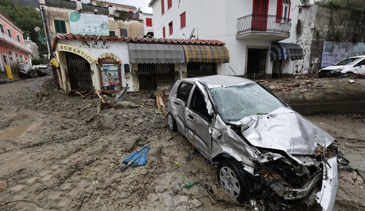 Banjir dan Longsor Akibat Hujan Deras Landa Italia, 12 Orang Hilang ...