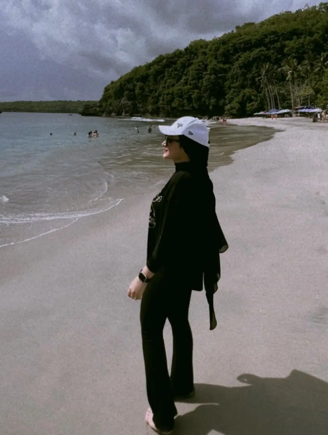 Gaya Santyka Fauziah Pacar Baru Sule Saat Berlibur di Alam, Tampil ...