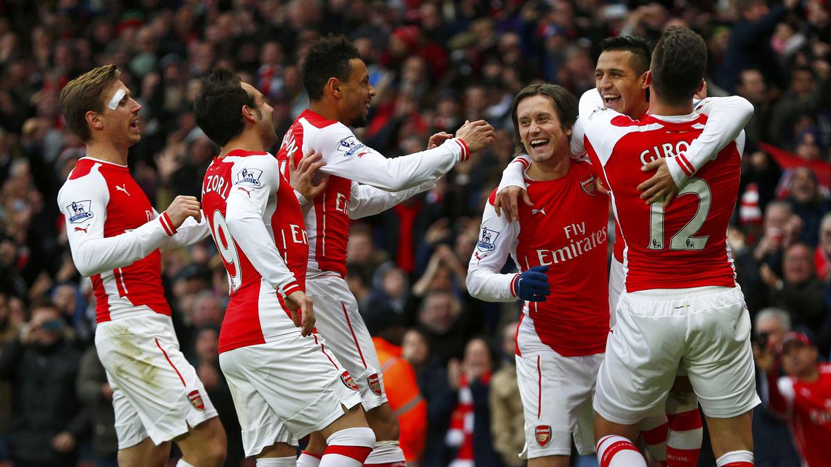 Video Lucunya 10 Pemain Arsenal Bermain Sepak Takraw - Bola Liputan6.com