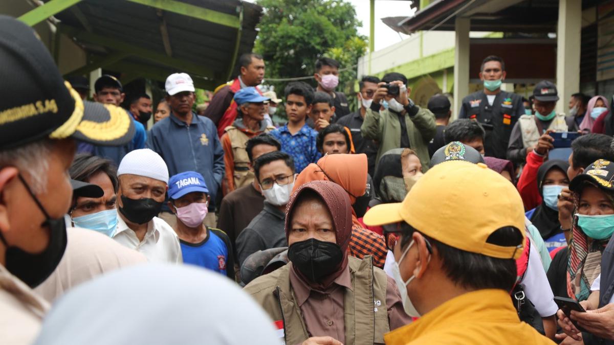 Kunjungi Lokasi Gempa Sumbar, Mensos Risma Perkuat Kemandirian Warga ...