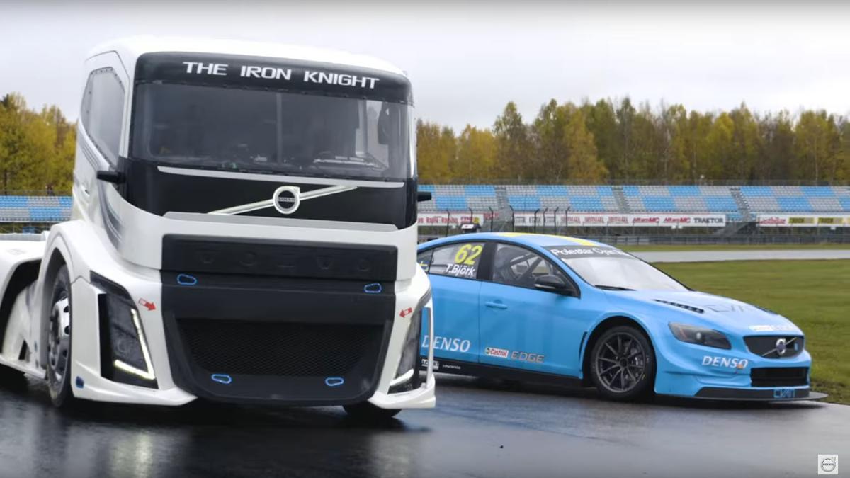 Adu Balap Truk Lawan Sedan Mewah, Menang Siapa? - Otomotif Liputan6.com