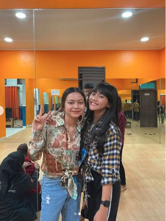 Potret Kedekatan Sridevi DA 5 dan Rara LIDA, Sama-Sama Berasal dari Prabumulih - Foto Liputan6.com