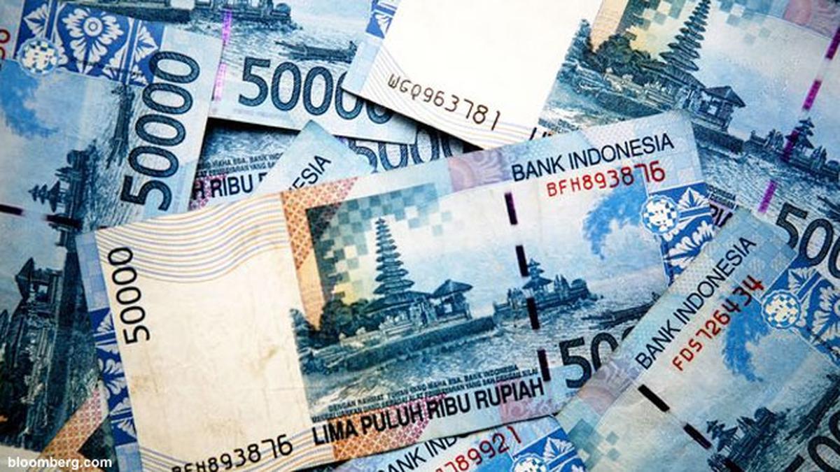 Rupiah di Pasar NDF Dekati Level 12.000 per Dolar AS - Bisnis Liputan6.com