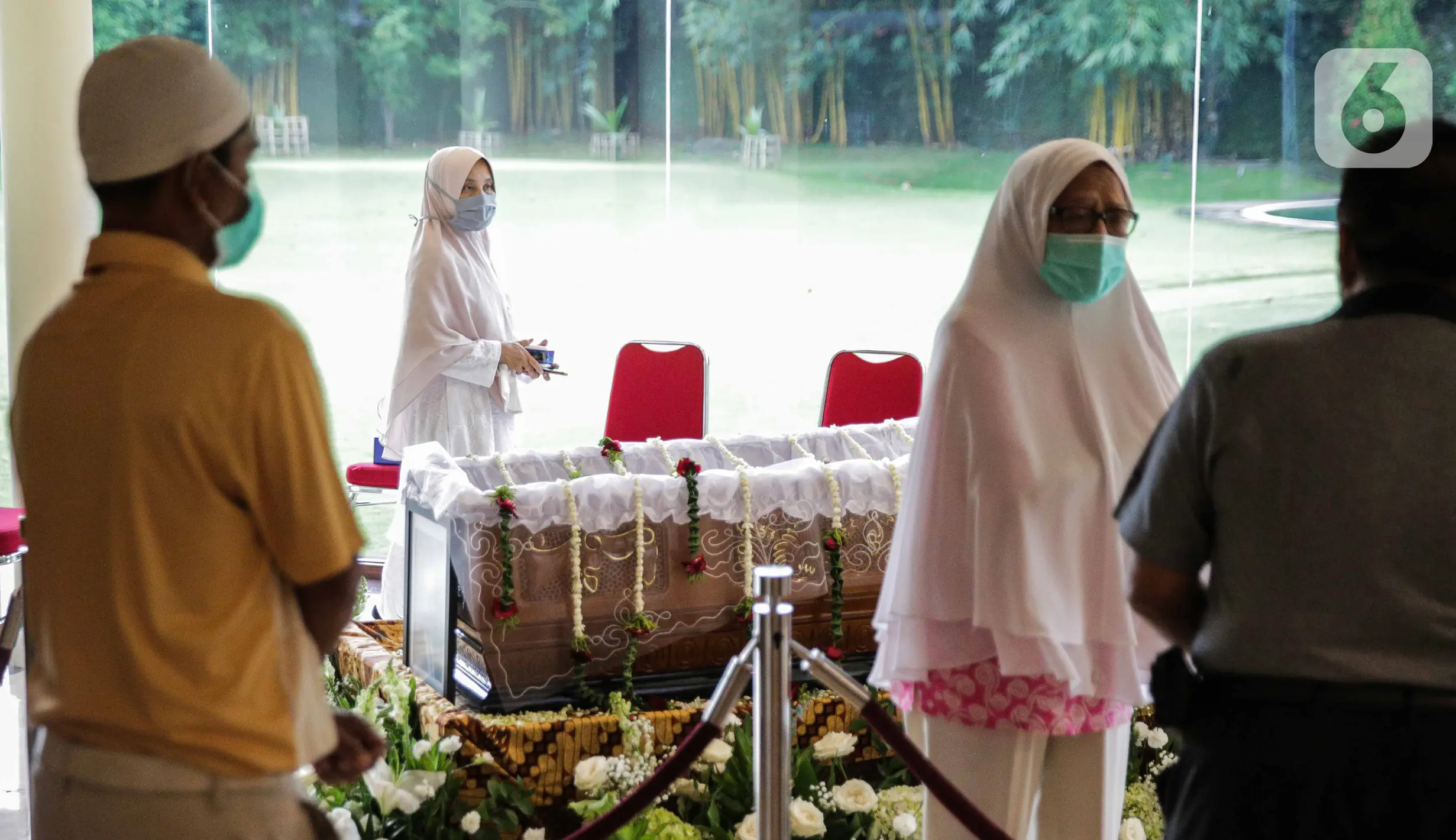 FOTO: Suasana Rumah Duka Almarhum Bob Hasan - Foto Liputan6.com