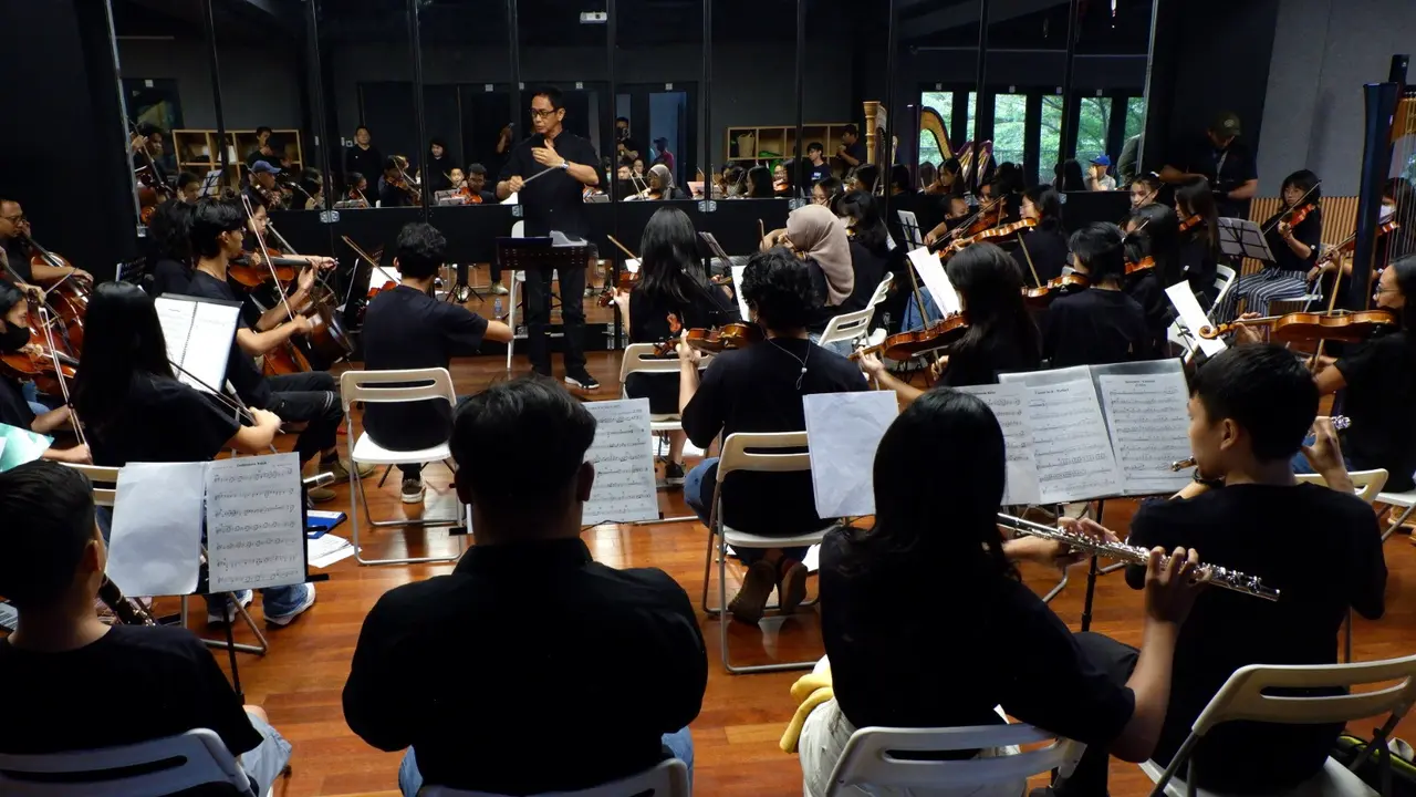 LMO Bersama Addie MS Wujudkan Rasa Kebersamaan Lewat Konser A Night of Light - ShowBiz Liputan6.com