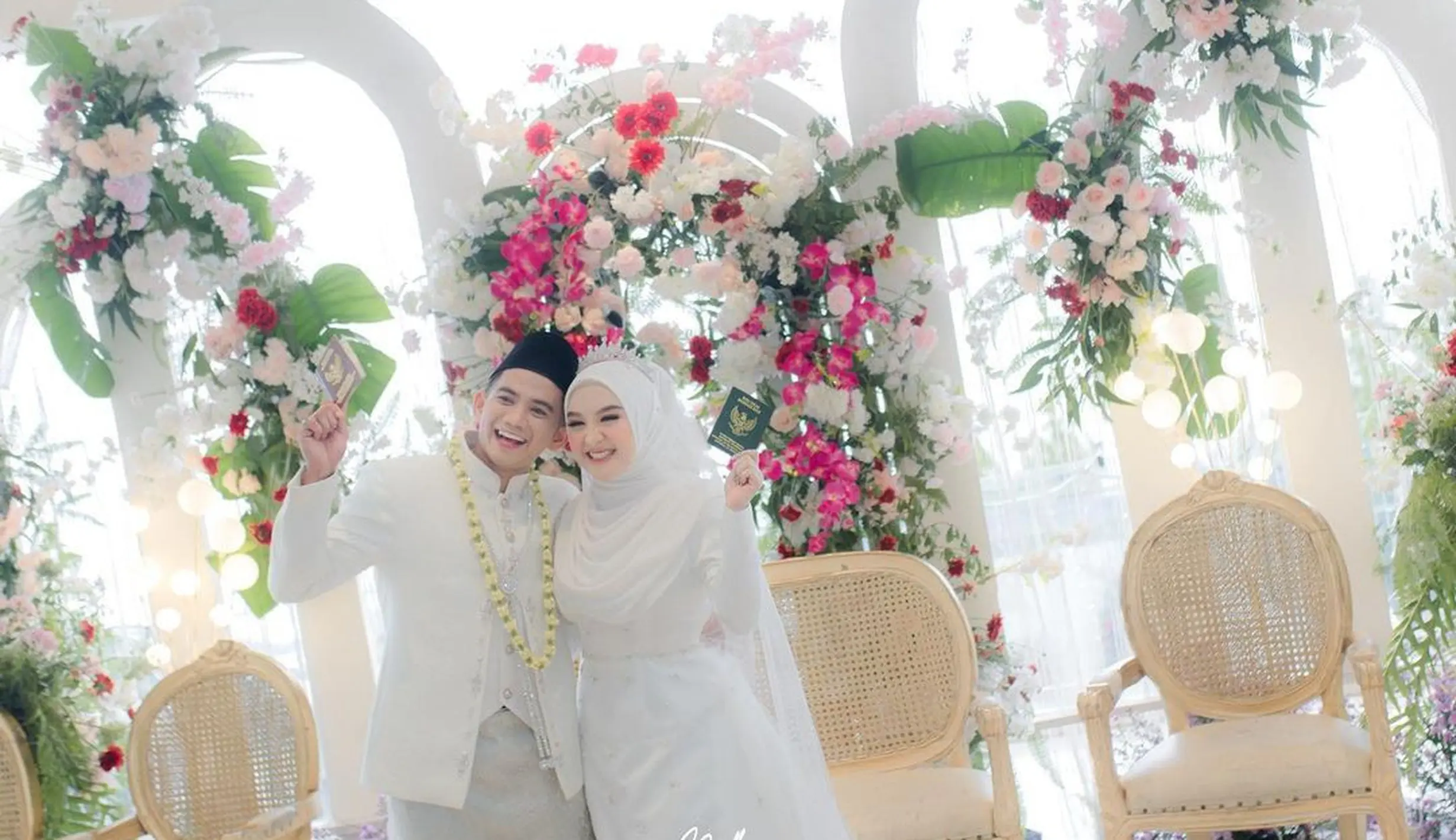 10 Potret Pernikahan Rizki DA, Meriah dan Kental Prosesi Adat