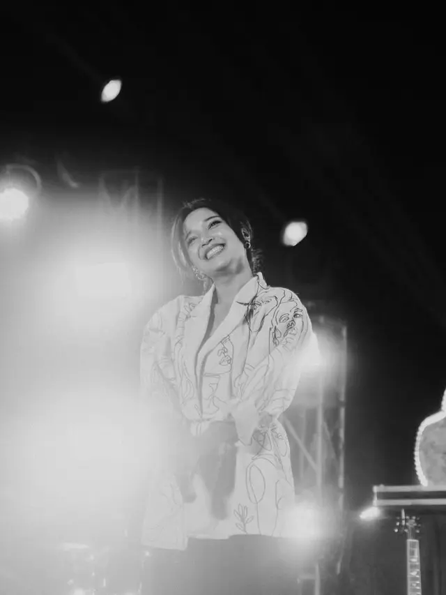 Cerita Kocak Penyanyi Bunga Reyza Saat Latihan Militer di Hutan ...