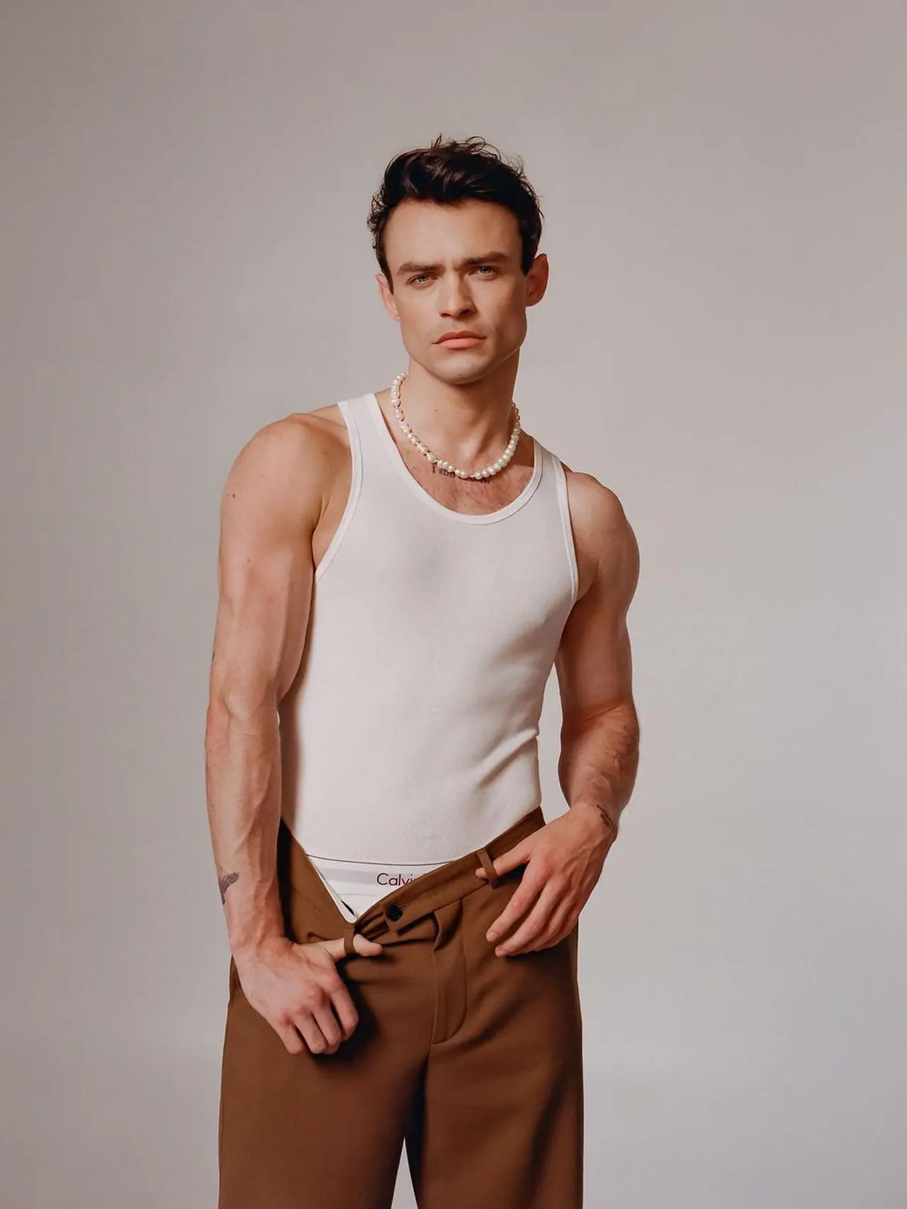 Diajak Foto Luna Maya, Ini Profil Thomas Doherty Bintang Gossip Girl ...