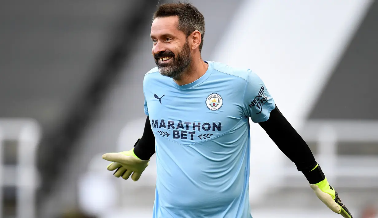 Foto: Barisan 5 Kiper Ini Jadi Bayang-bayang Ederson Moraes yang Tak ...