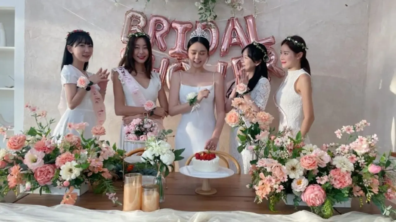 8 Potret Prewedding Choi Han Bit Artis Transgender Korea Selatan, Calon ...