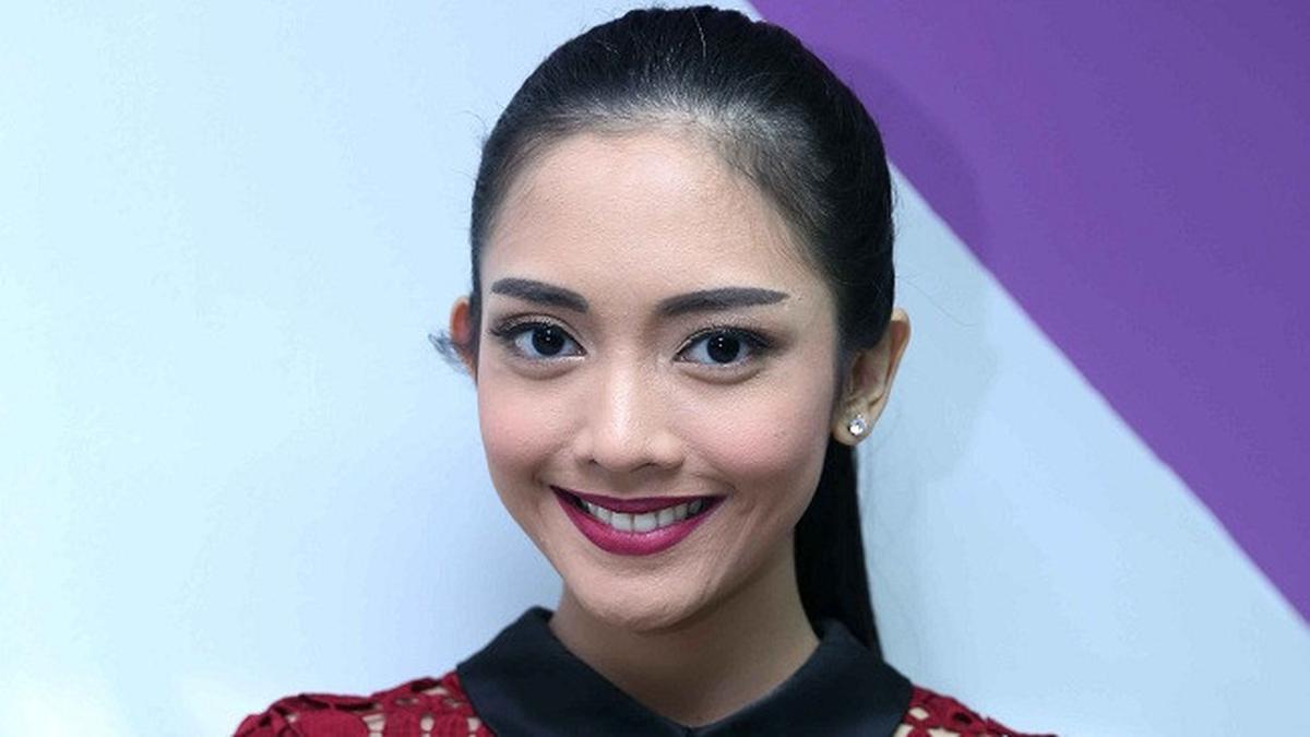 Ririn Dwi Ariyanti, Ibu Bahagia karena Anak Bahagia - Entertainment ...