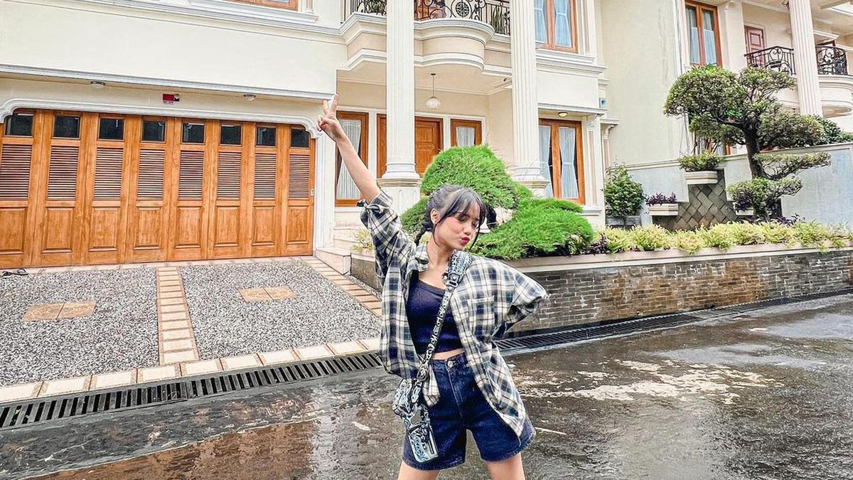 Intip Mewahnya Rumah Fuji, Wujudkan Impian Mendiang Vanessa Angel dan Bibi Andriansyah untuk ...