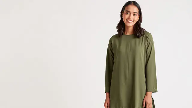 9 Inspirasi Outfit Ibu Rumah Tangga 2025 yang Simpel tapi Stylish, Anti ...