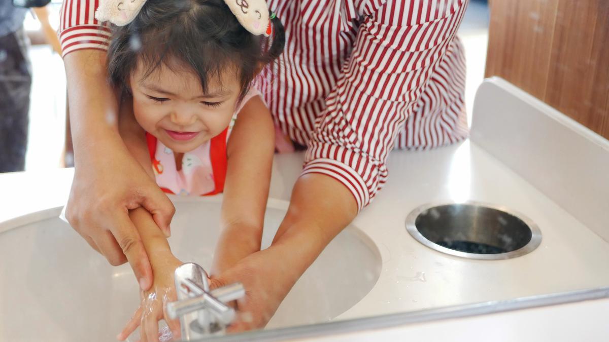 Pertolongan Pertama Luka Bakar pada Anak, Perhatikan Hal Ini ...