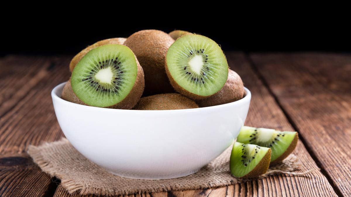 5 Manfaat Buah Kiwi yang Bisa Mengatasi Kolesterol dan Menjaga ...