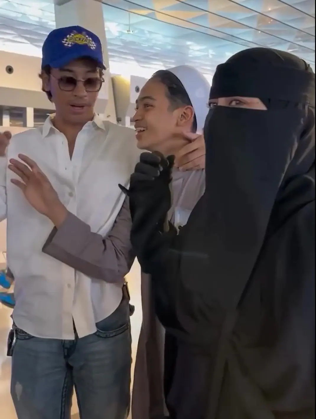 Umi Pipik Lepas Anak Kedua Kalinya, Bilal Ataya Sekolah ke Yaman