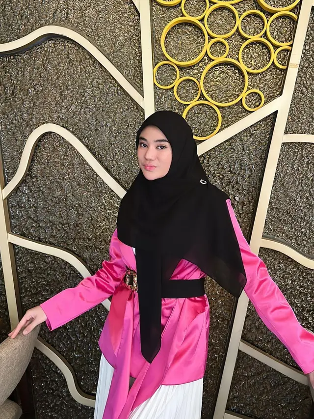6 Potret Clara Shinta Dapat Nama Baru Setelah Mualaf, Artinya Sangat ...